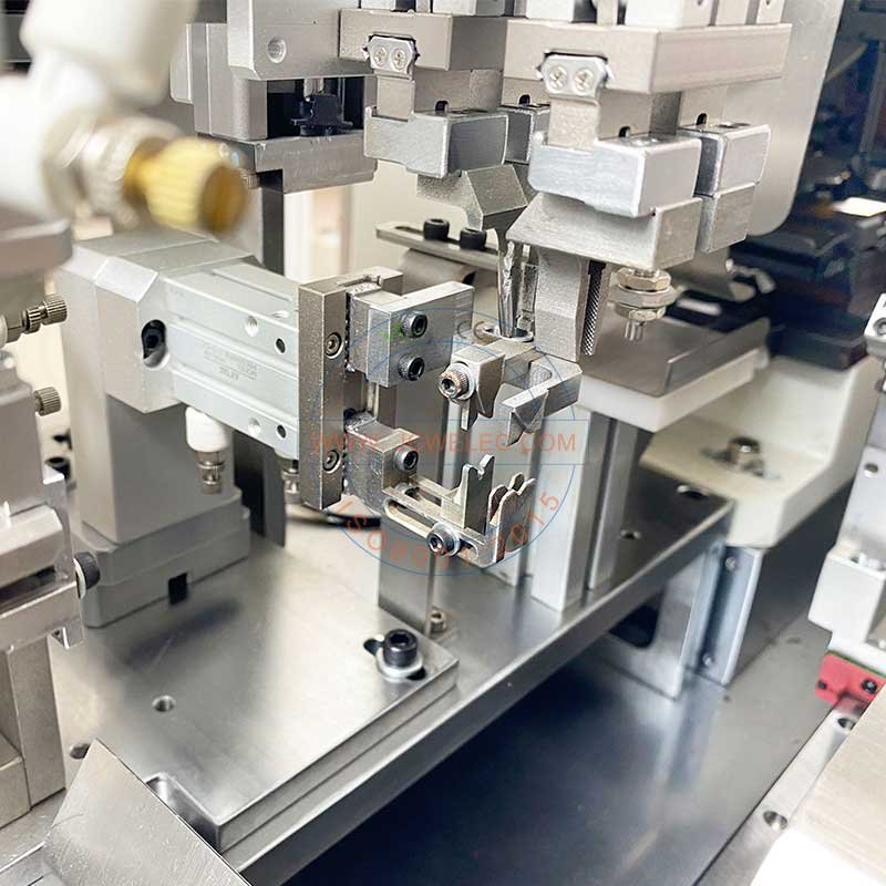 2-Sided Crimping & 1-Sided Connector Housing Assembly Machine | JCWelec